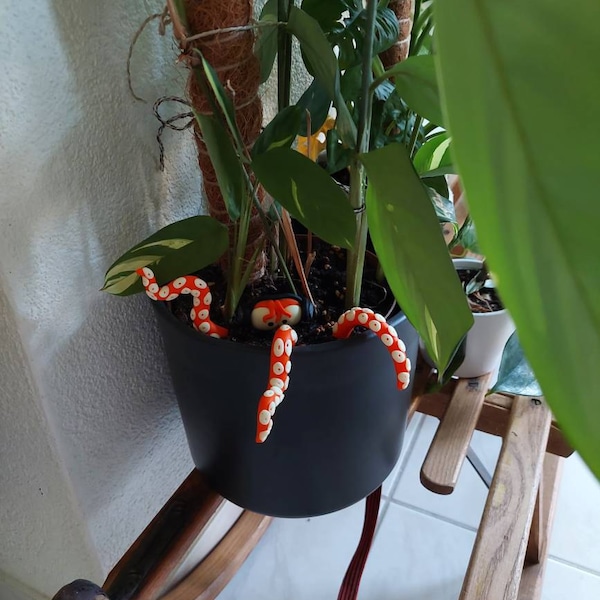 Glow in the Dark Octopus Plant Pot Decoration: Quirky Plant Pet. Wall ...