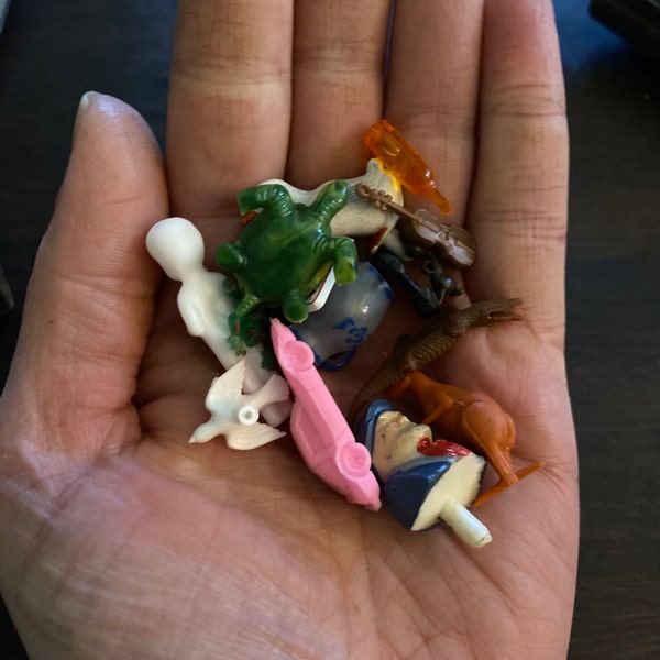 12pcs VINTAGE PLASTIC MINIATURES Mystery Mix Tiny Toys Lucky Dip Old ...