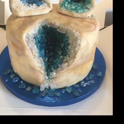 Beautiful Assorted Colour Edible Geodes Rock Candy Sugar Rocks for ...