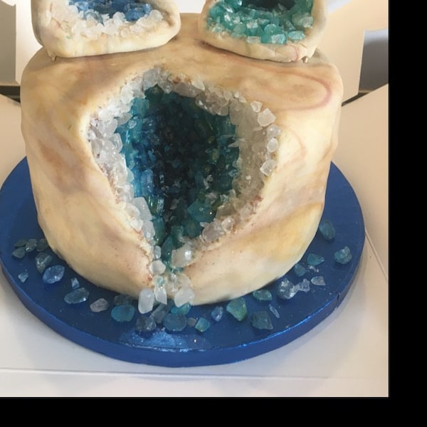 Beautiful Assorted Colour Edible Geodes Rock Candy Sugar Rocks for ...