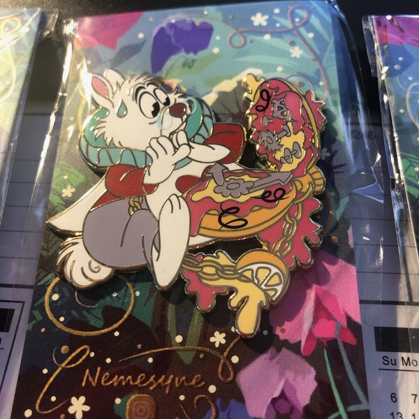 Mr White Rabbit - Alice in Wonderland Pin LE65 - Etsy