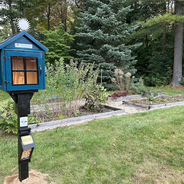 Pole Topper for Sharing Libraries - From the Family of the Founder of ...