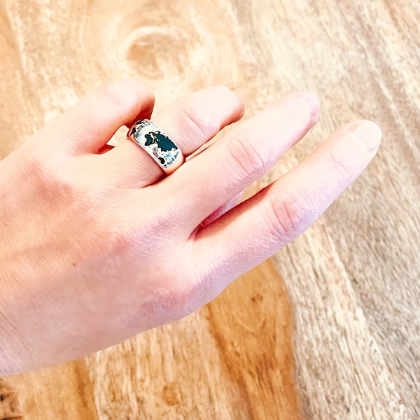 EARTH MAP RING | Aged Silver World Map Ring | Travel Lover Gift | World ...