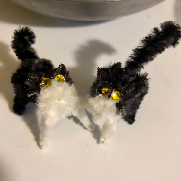 SURPRISE FUNNY FERAL! One Posable Chenille Stem, Pipe Cleaner Kitty Cat ...