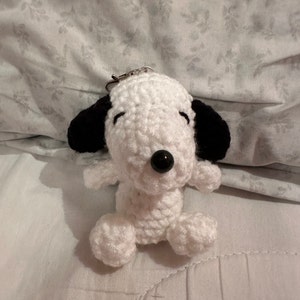 Crochet Plush Peanuts Snoopy Keychain / Pocket Pal - Etsy