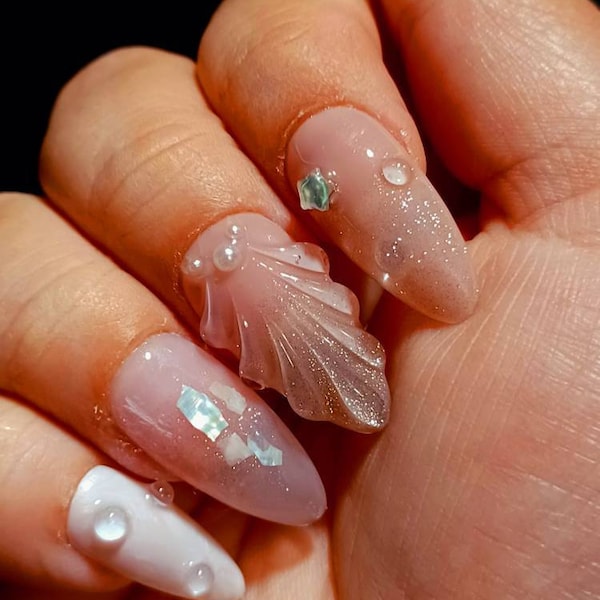 Hand-painted Free-style Seashell 3D Summer Almond Press on Nails ...