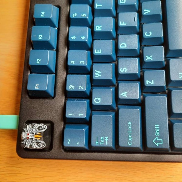 Baldur's Gate 3 Keycap, Baldur's Gate 3 Logo, Gaming Keycap, Artisan ...