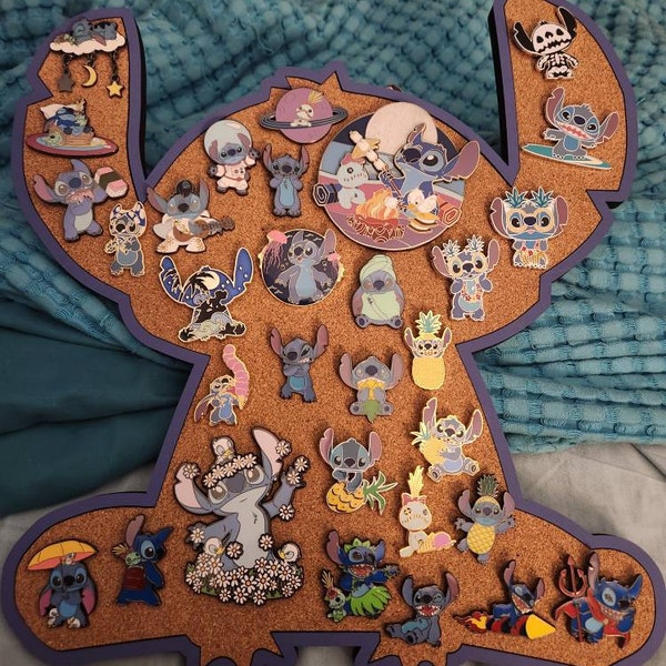 Disneys Mickey Mouse , Minnie Mouse Pin Board, Disney Pin Trading ...