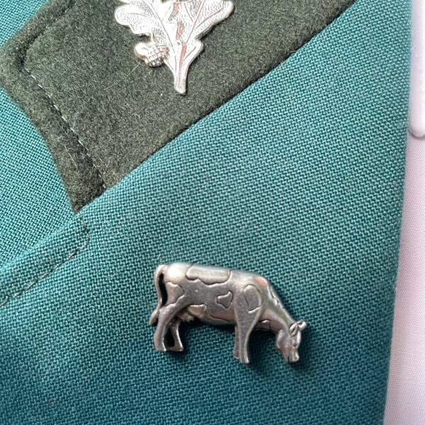 Cow Lapel Pin - CC101- Cows, Farms, Dairy, Dairy Farm, Farm Party ...