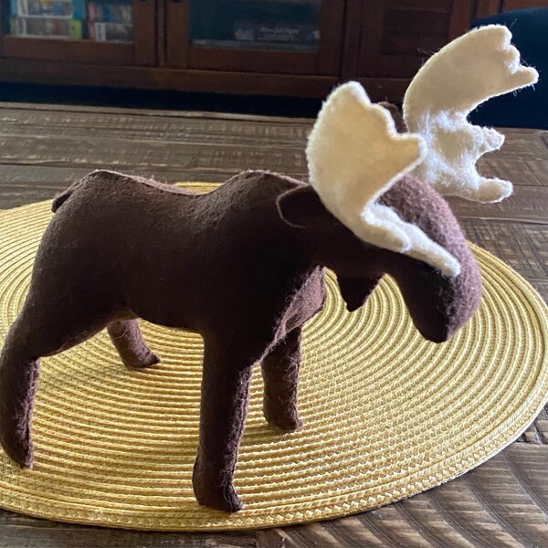 Felt Moose, Pattern and Illustrated Instructions, 7.5 Inches Tall ...
