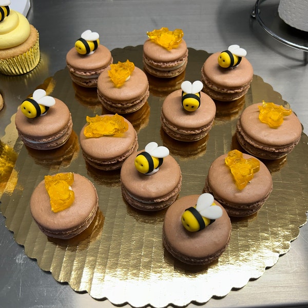 Fondant / Gum Paste Bees Cake or Cupcake Topper. Edible Bees Decoration ...