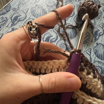 Yarn Tension Ring for Knitting or Crochet Adjustable Yarn Guide ...