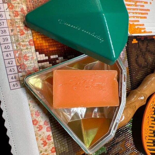 3-D DIAMOND-SHAPED Molded Storage Tin for PADDYWAXX, Etc.. Sturdy Metal ...