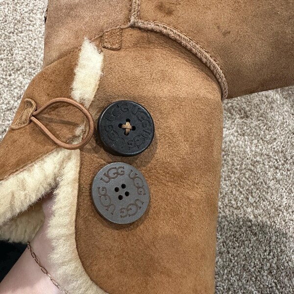 SIX (6) UGG Replacement Buttons Natural Sand 3cm. Adult Wooden Boots Ugh Uggs Spare Extra Bailey ...