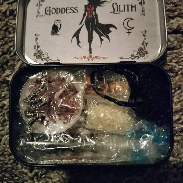 Hekate Altar Tin, Triple Moon Goddess Hekate Shrine Tin, Hecate Altar ...