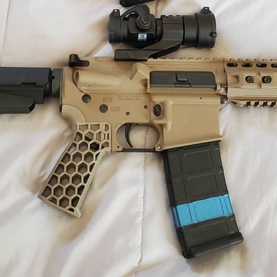 AR-15 Highrise Folding Vertical Wall Mount - Etsy