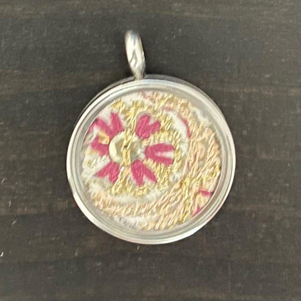 Magnetic Heart Shaped Glass Memory Locket Keychain, 35mm X 35mm ...