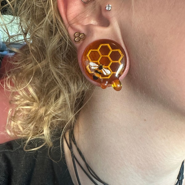 Honey Bee Plugs 19mm-25mm With Bee's Honeycombs, Dripping Honey, Pair ...