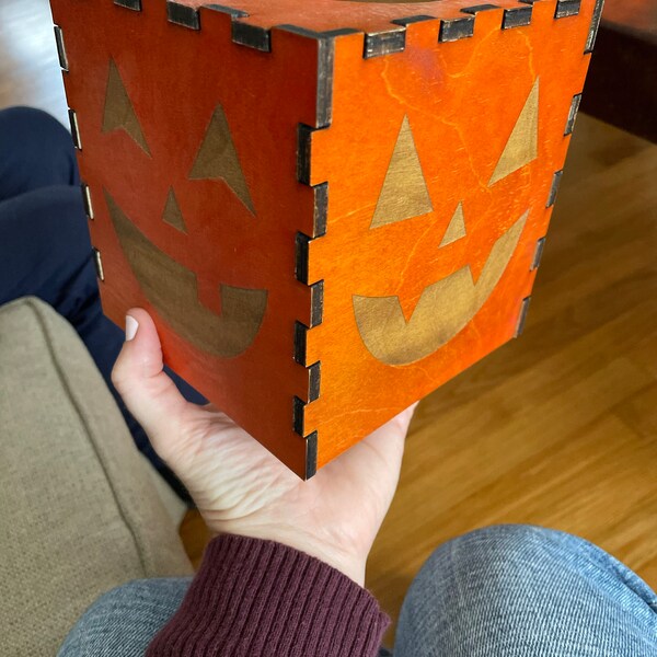 Halloween Zombie Décor | Zombie Pen Holder | Glow-in-the Dark Horror ...