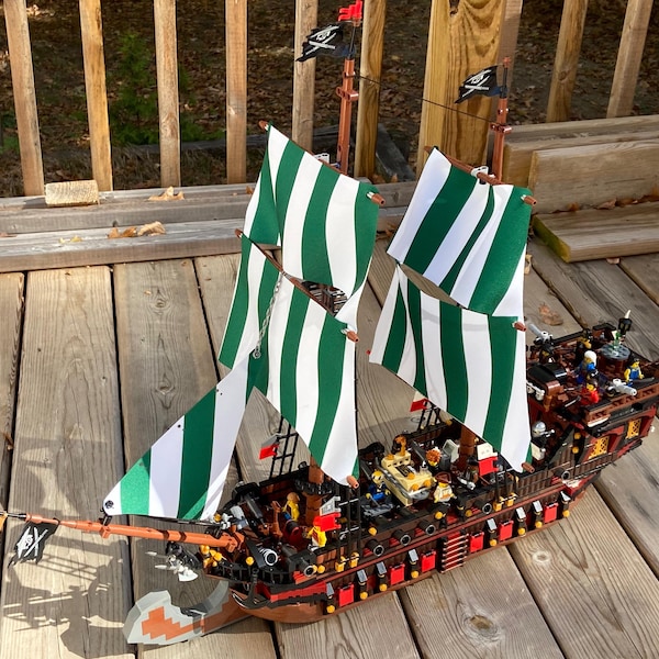Custom Sail Set for Ship 6285 With Flag and Cape Black Falcon Pirate ...