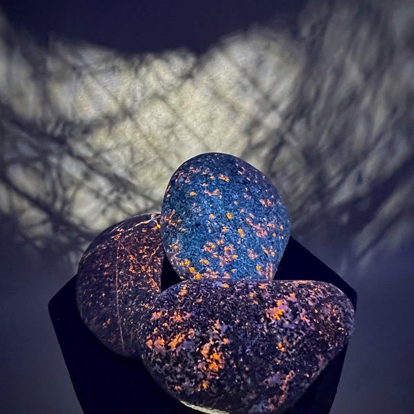 15.25oz, Fluorescent Sodalite, EMBERLITE, Yooperstone, Yooperlite, Lake ...
