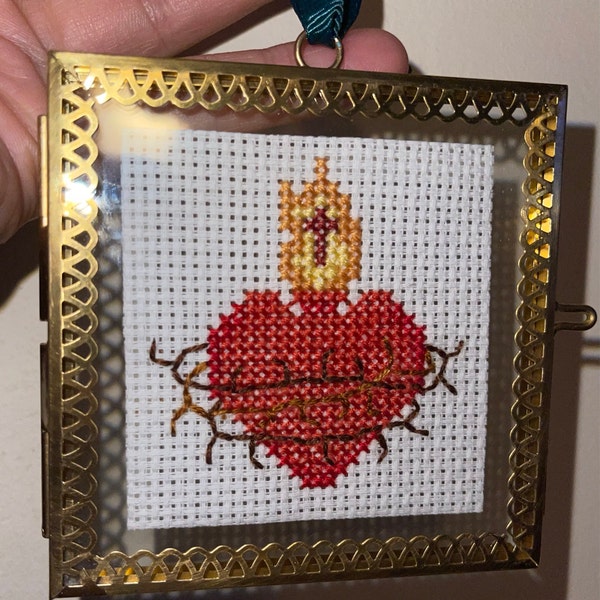 Mini Catholic Cross Stitch Pattern, Tiny Cross Stitch, Sacred Heart ...
