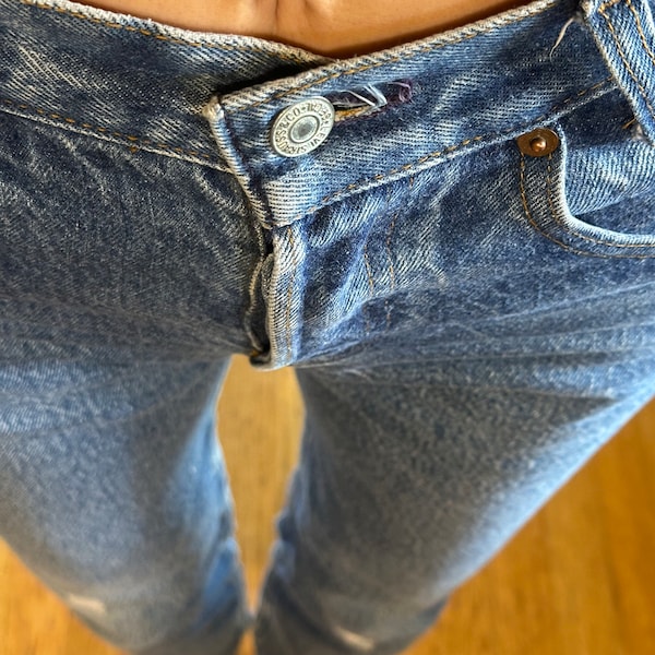 Levis 501 Vintage W26 L31 Medium Faded Blue 501s Made in USA “for Women ...