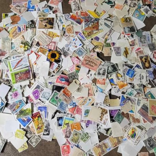 World Stamps Pack of 2000, off Paper Mixed Selection Vintage to Modern ...