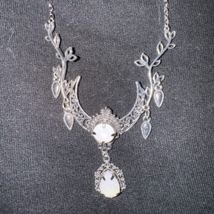 Emerald Green Crescent Moon Goddess Priestess Celtic Elven Elf Elvish ...