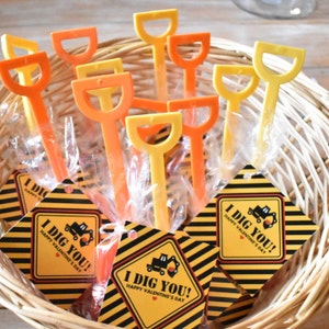 12 Small Kelly Green Plastic Toy Shovels and 12 i Dig You Stickers. - Etsy