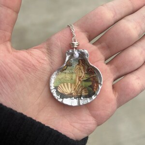 The Birth of Venus Scallop Shell Earrings - Etsy