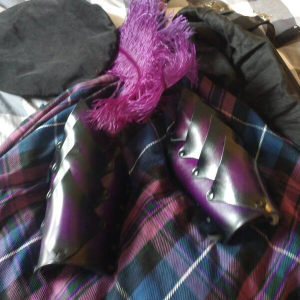 Norse Berserker Bear Paw Tooled Leather Pauldrens and Bracers. - Etsy