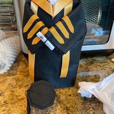 Personalize Your Colors,be Detailed Graduation Cap and Gown Bottle ...