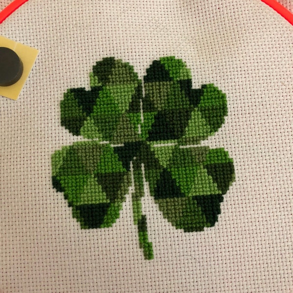 Shamrock Cross Stitch Pattern, Four Leaf Clover Modern Cross Stitch, St ...