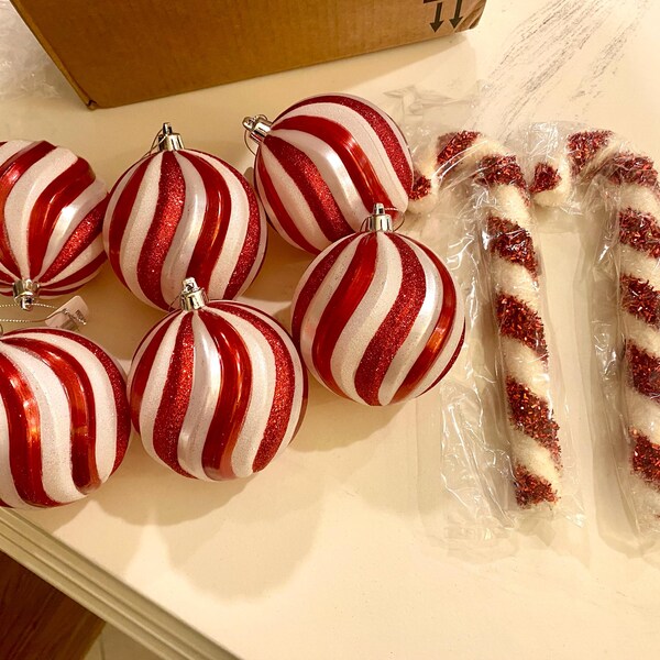 Red Bird Tree Topper Battery Operated Lights on a Timer, Christmas ...