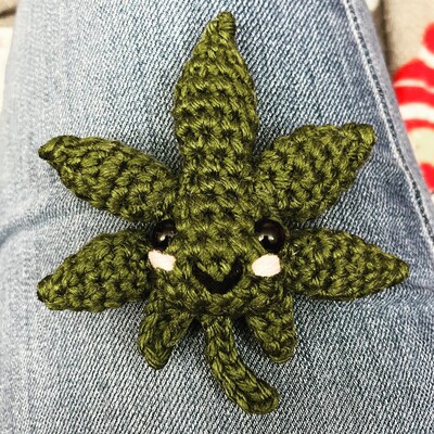 Boho Crochet Ouid Flower PATTERN Weed Leaf Amigurumi, Crochet Pot ...