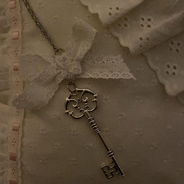 Dainty Deer & Bow Chain Necklace - Etsy