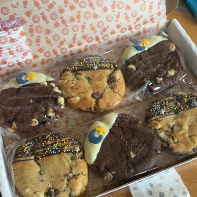 NYC Style Cookies, Letterbox Friendly Cookies, 6 Thick Cookies, Postal ...