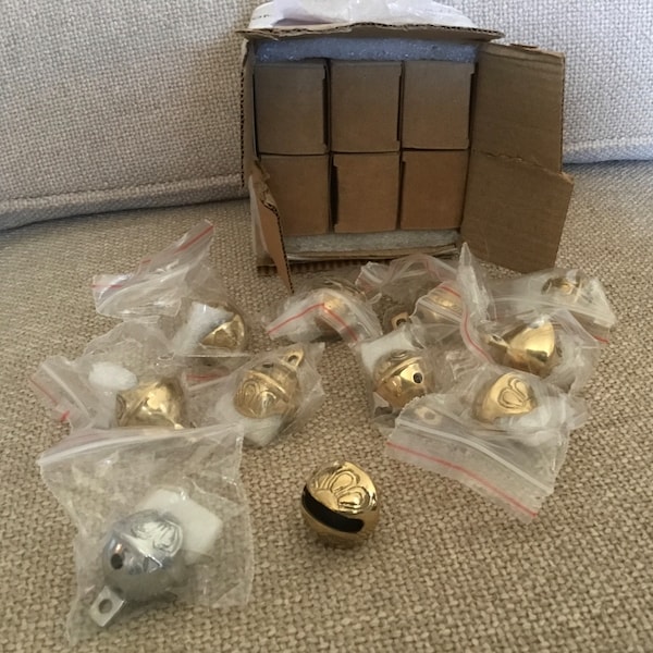 10 Brass Sleigh Bear Bells, Rusty Christmas Holiday Jingle Bells Decor ...
