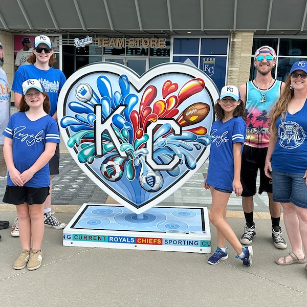 Chicago Football Team 23 Player Roster, Chicago City Skyline Shirt - Etsy