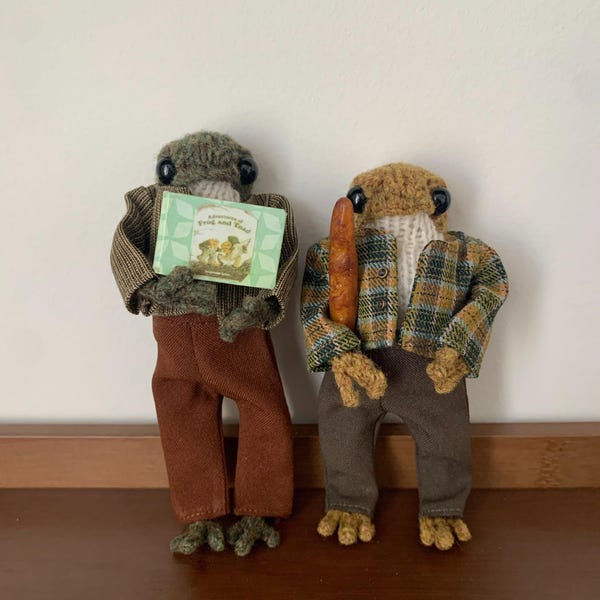 Knitted Frog Fanny Fisher Made to Order - Etsy