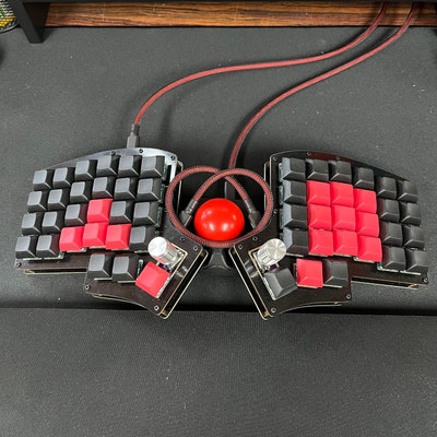 Custom Coiled Keyboard USB Cable With Aviator Connector GMK Dracula - Etsy