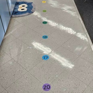 Teacher's Helper - Set of 32 Floor Decals. Spots: "line Leader", "door ...