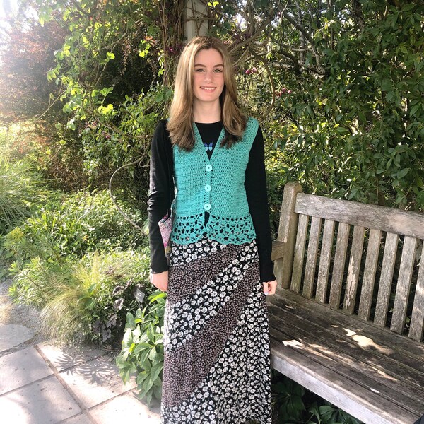 PDF 1960s Kitsch Victorian Frilly Toilet Doll Knitting Pattern Lacy ...