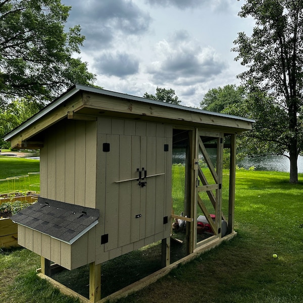 Portable Chicken Coop Plans: 13x5 DIY Movable Chicken Tractor for up to ...