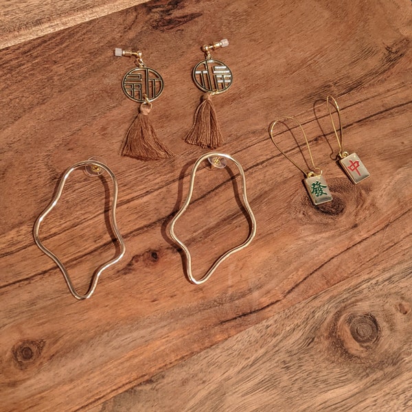 Panama Pollera Colorful Geometric Abstract Painting Print, White Dance ...