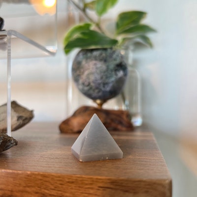 Angelite PYRAMIDS Crystal Pyramids Healing Pyramids Stones for Grids ...