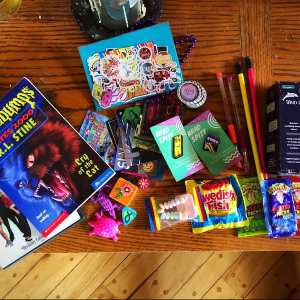 90s Mystery Box - 90s Vintage Surprise Box With Nicktoons, Buffy, Spice ...