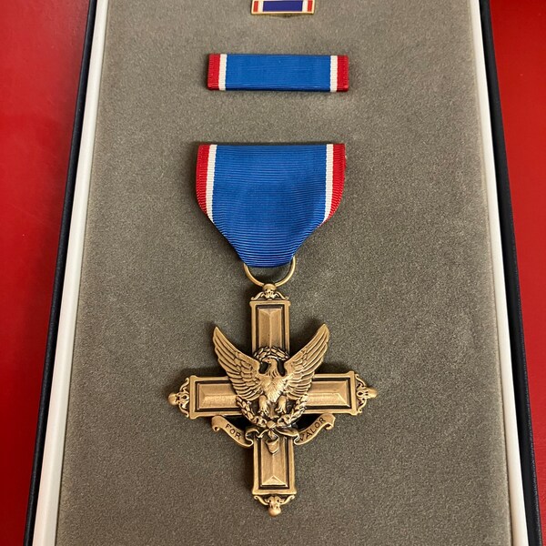 First Gulf War Iraq War Desert Storm Desert Shield Medal With Case ...