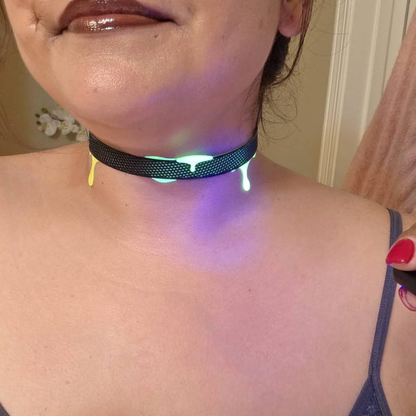 Hexin Collar UV Blue & White - Rubber Ravewear (choker, Necklace ...